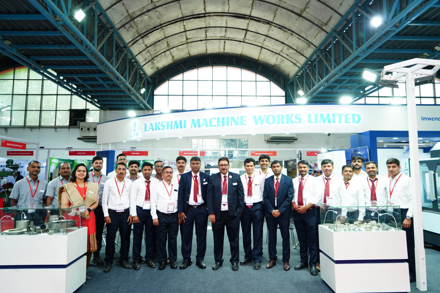 LMW presents new machines at Pune Machine Tools Show 2023 – Motorindia