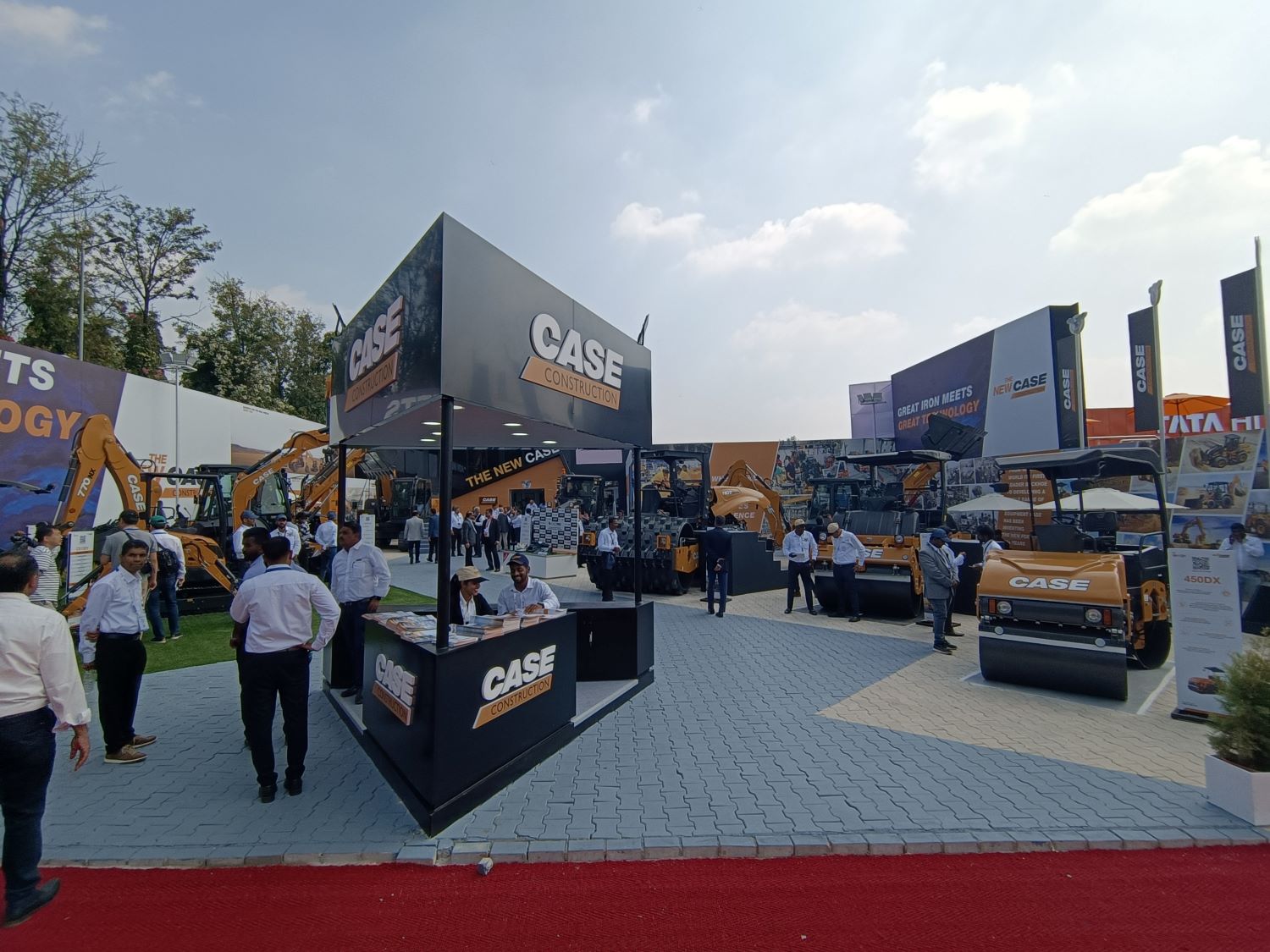 CASE unveils Bharat Stage V compliant Loader Backhoes and Compactors ...