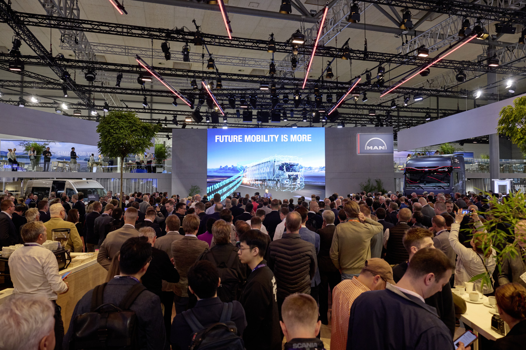 MAN is showcasing entire truck drive portfolio with latest electric ...