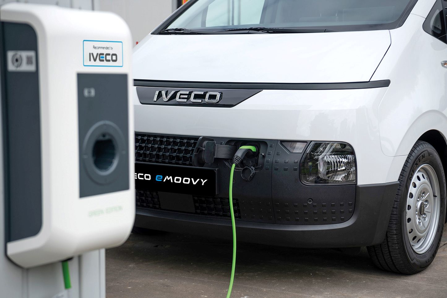 IVECO strides ahead on the “road of change” with zero-emission offering ...
