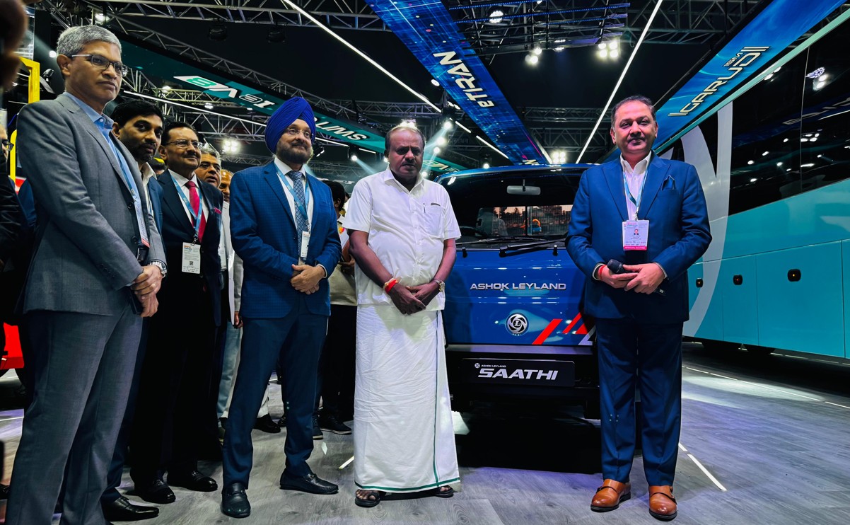 Ashok Leyland unveils premium entry-level ‘SAATHI’ LCV at Expo – Motorindia